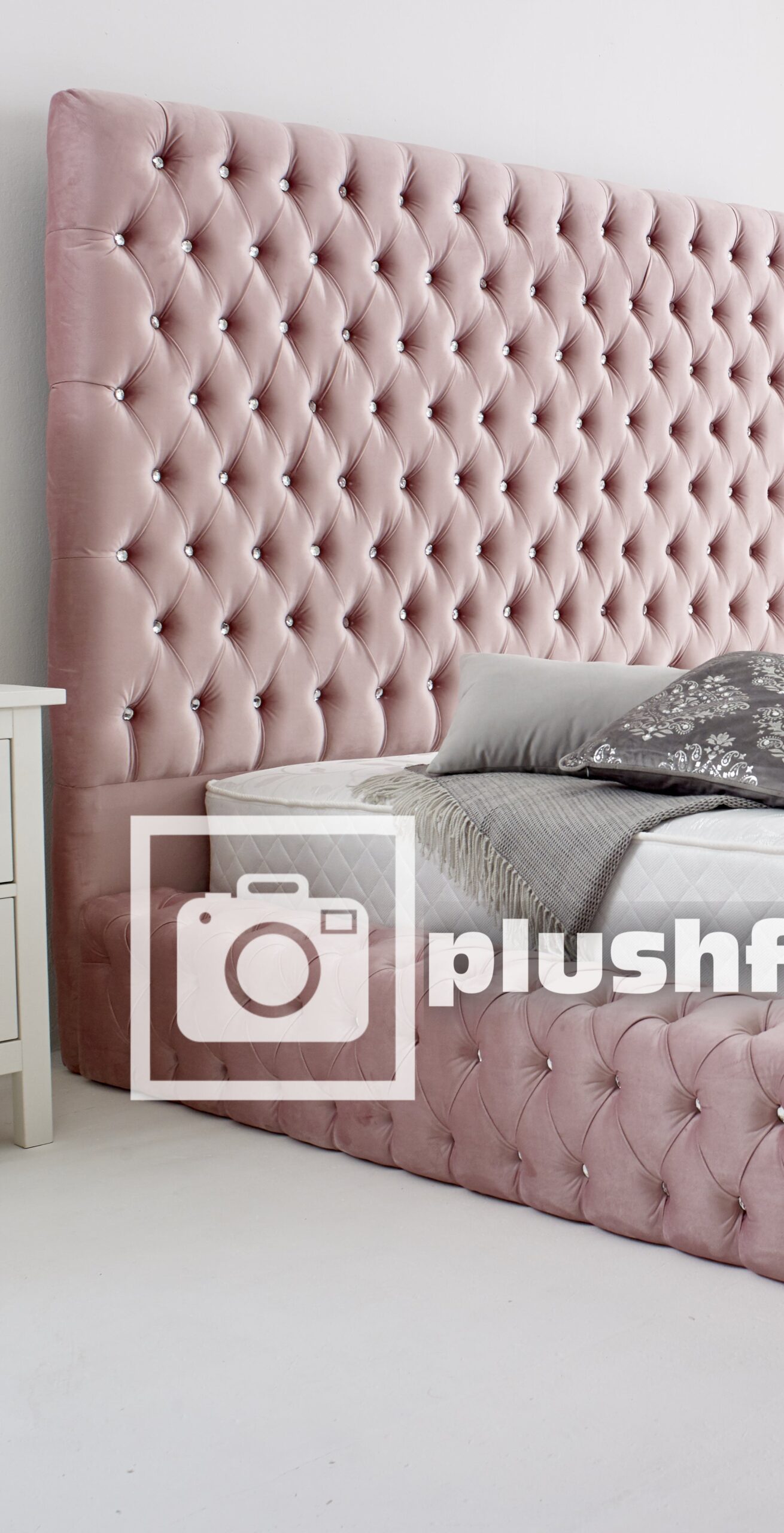 Ambassador Windermere Bed in pink Plush velvet